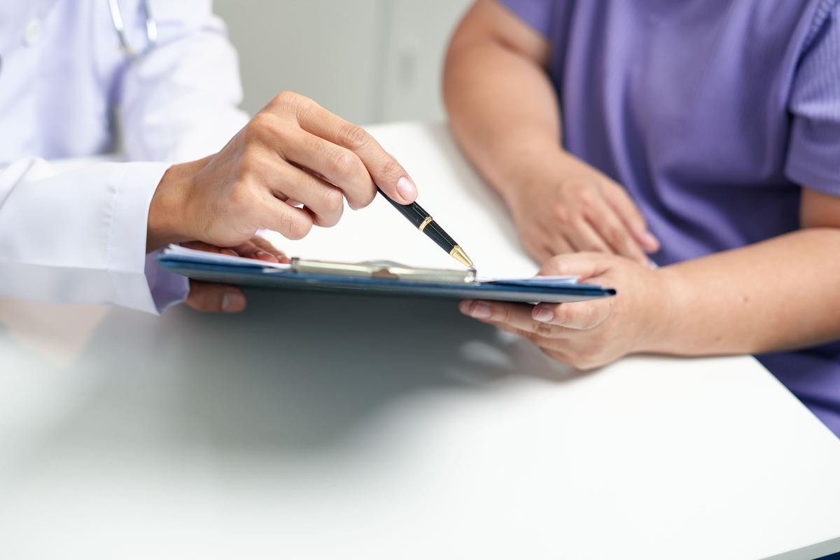 Durere în partea dreaptă: cauze, simptome, diagnosticare și tratament